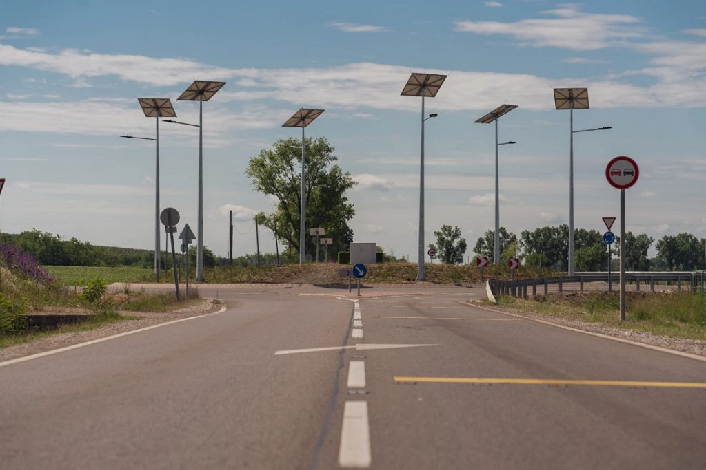 Smart Solar Street Lights in Hungary - Tvilight